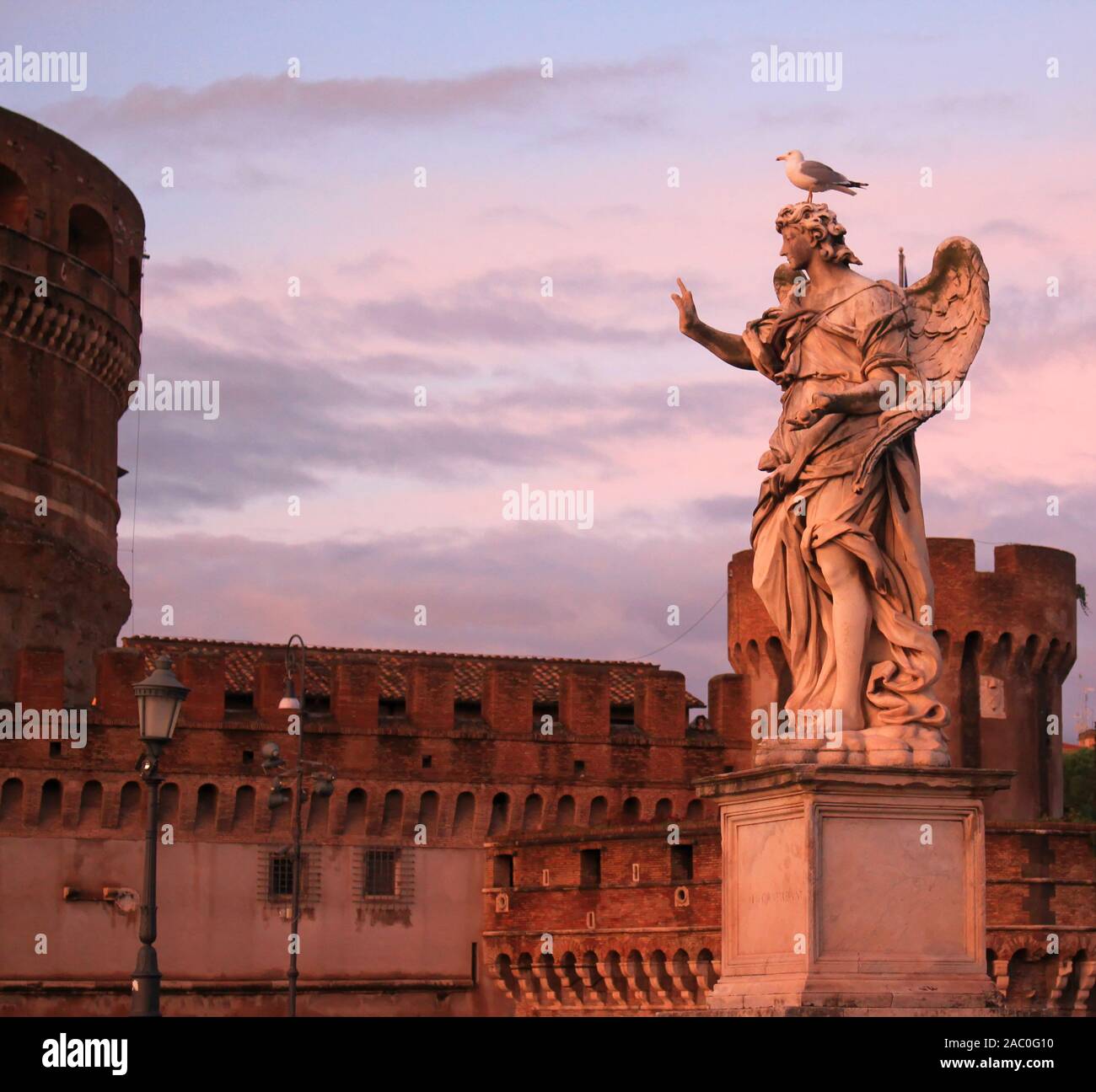 Vintage antique decorative classic white building facade. Rome, Italy ...