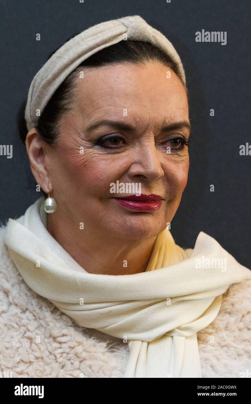Barbara steele hi-res stock photography and images - Alamy