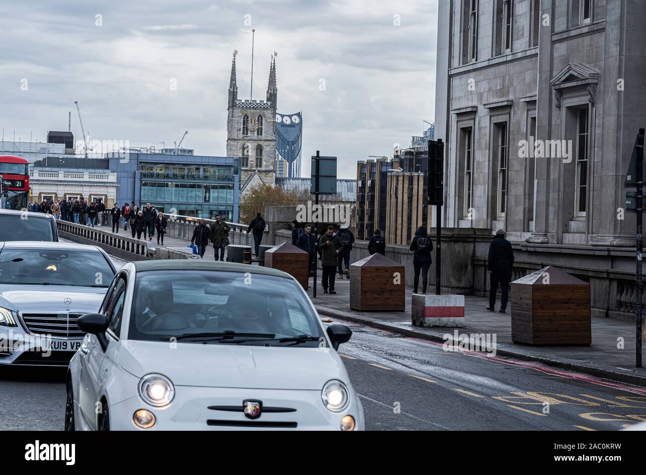 Traffic on London Bridge in London Stock Photo - Alamy
