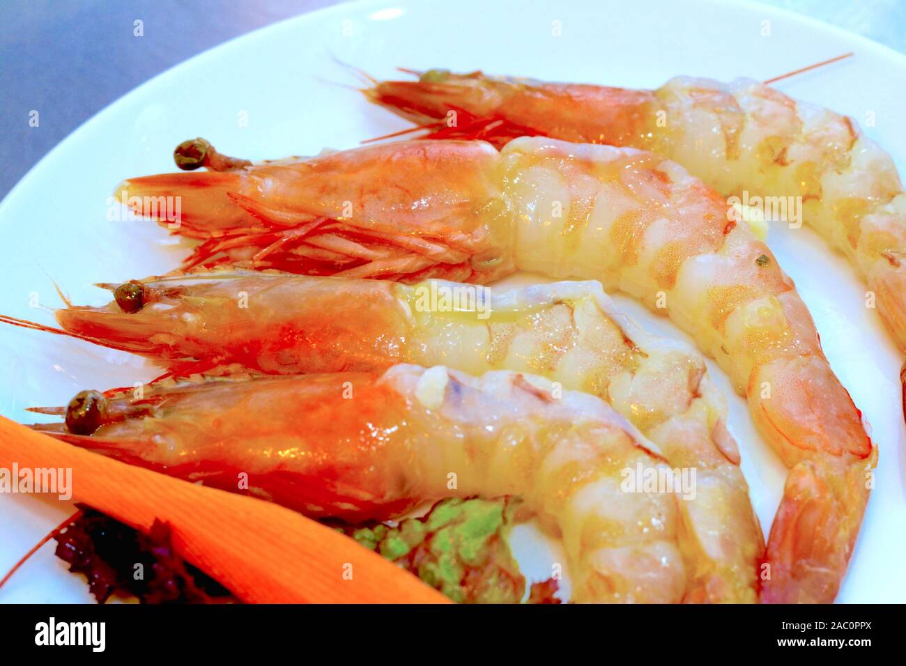 JUMBO PRAWNS, whole succulent freshly cooked prawns on a bed of salad ...