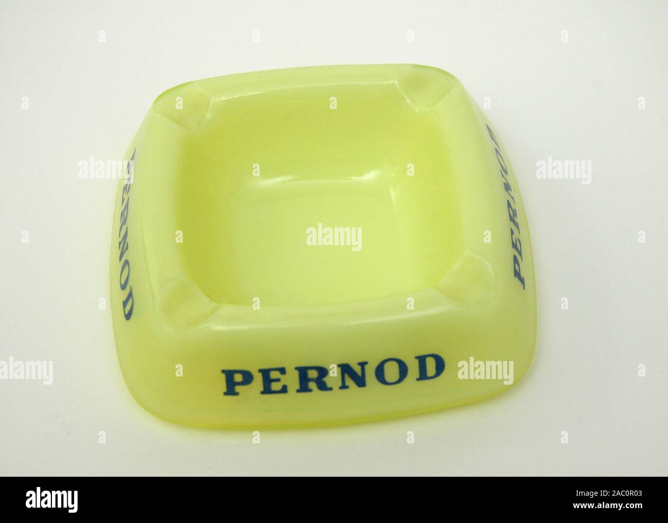 Used ashtray hi-res stock photography and images - Alamy