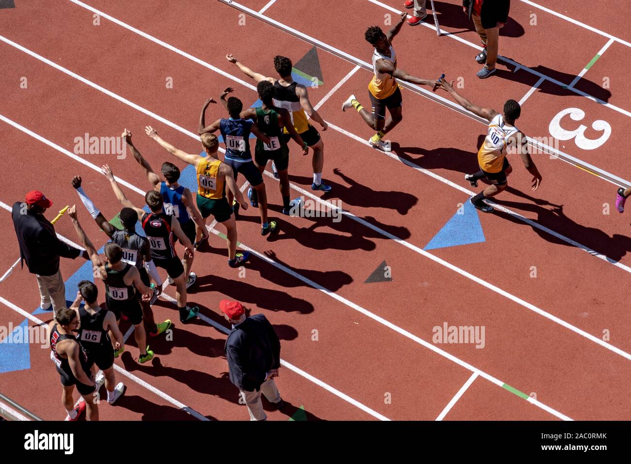 High School boys 4x400 runners competing at the 2019 Penn Relay Stock Photo - Alamy