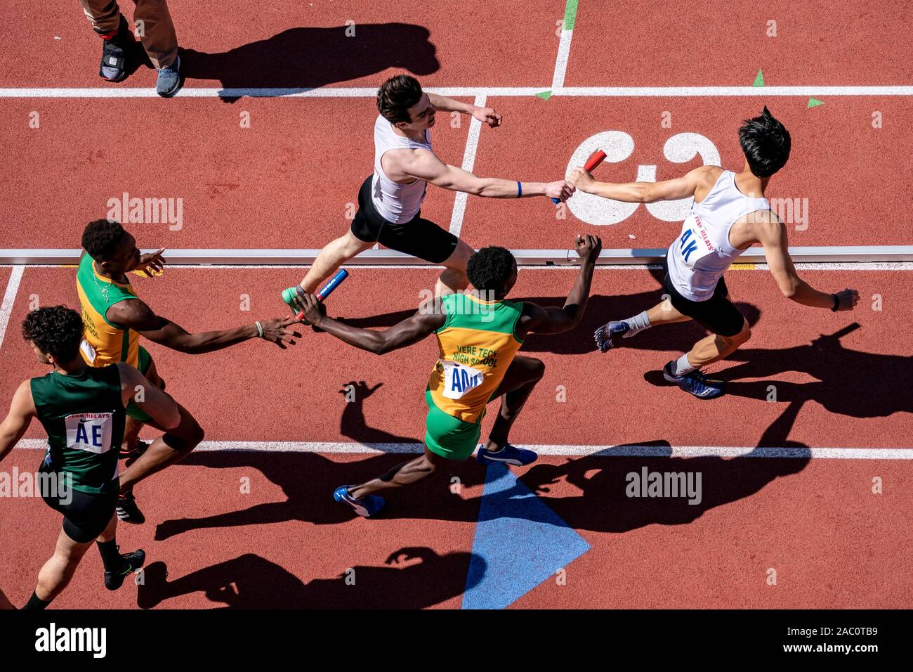 High School boys 4x400 runners competing at the 2019 Penn Relay Stock Photo - Alamy