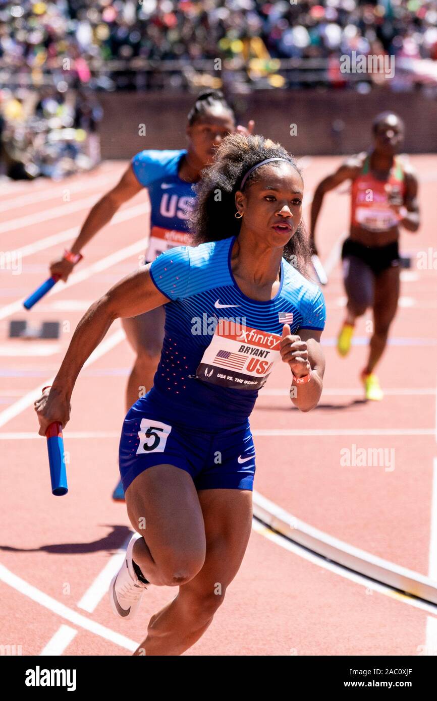 Women 4x100m relay hi-res stock photography and images - Alamy