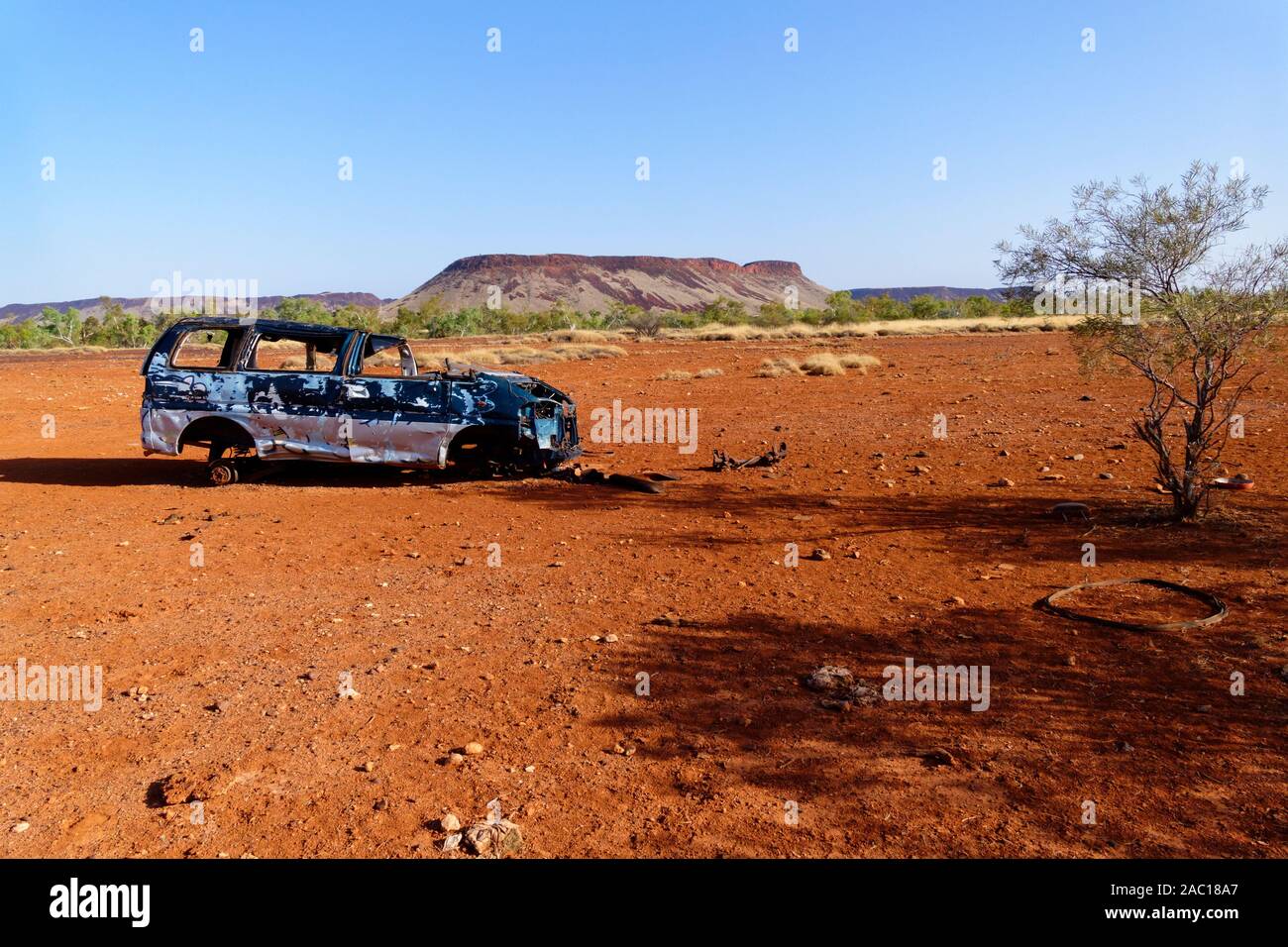 Car wreck in the outback hi-res stock photography and images - Alamy