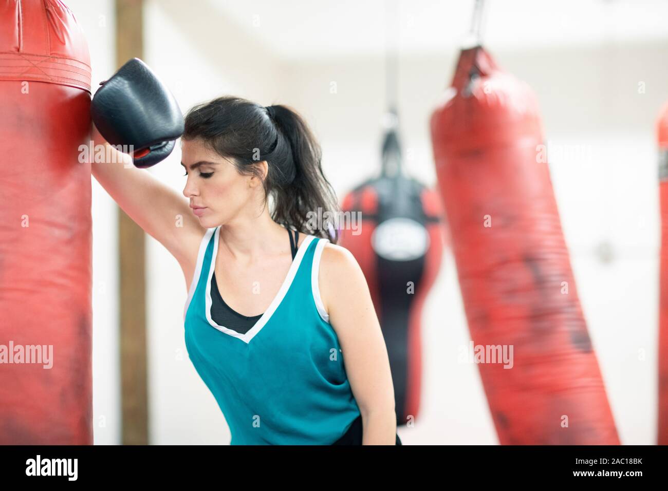 Lean elbow hi-res stock photography and images - Alamy