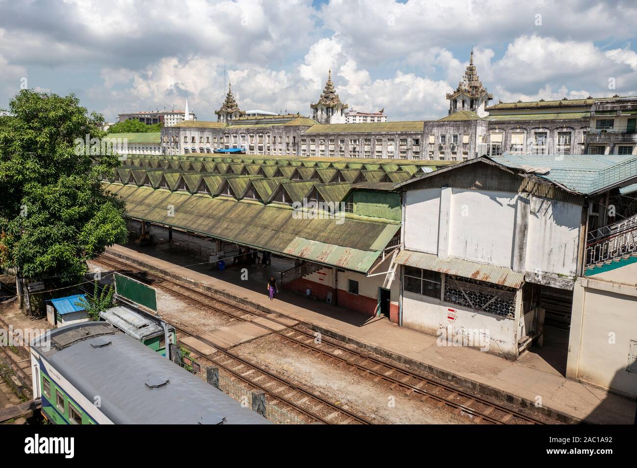Daily life at Yangon railway station in Myanmar Stock Photo - Alamy
