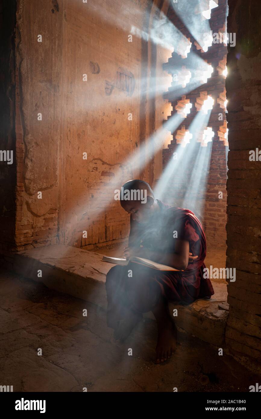 Novice monks in temple hi-res stock photography and images - Alamy