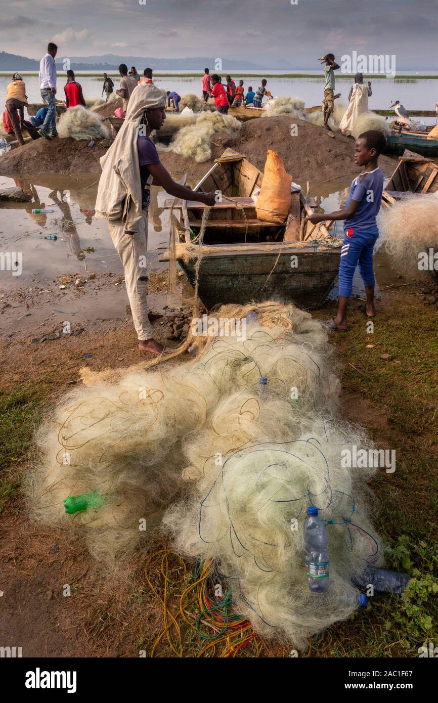 Ethiopia, Rift Valley, Hawassa, City Fish Market, fishermen preparing ...