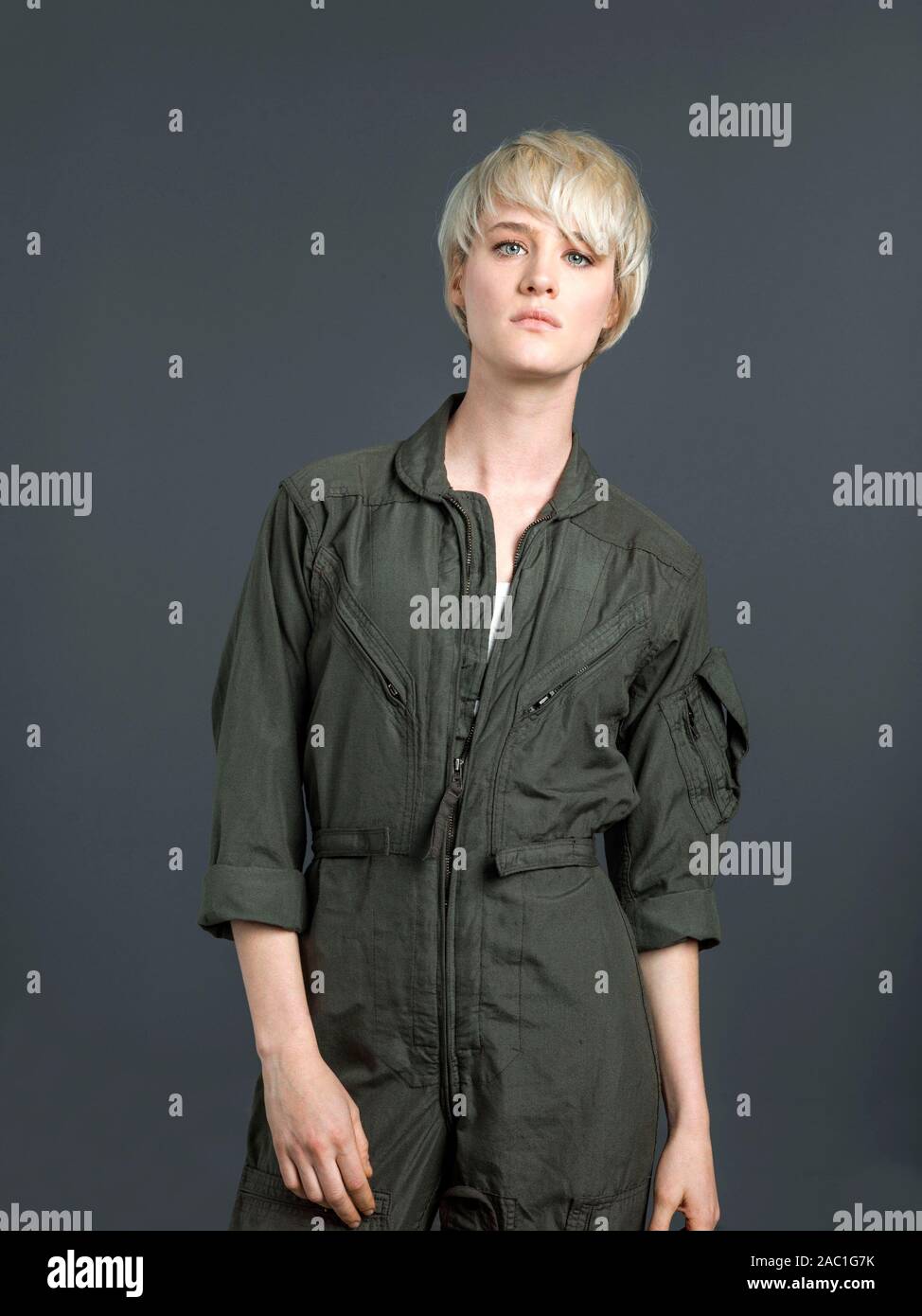 Mackenzie Davis Detener Y Prender Fuego
