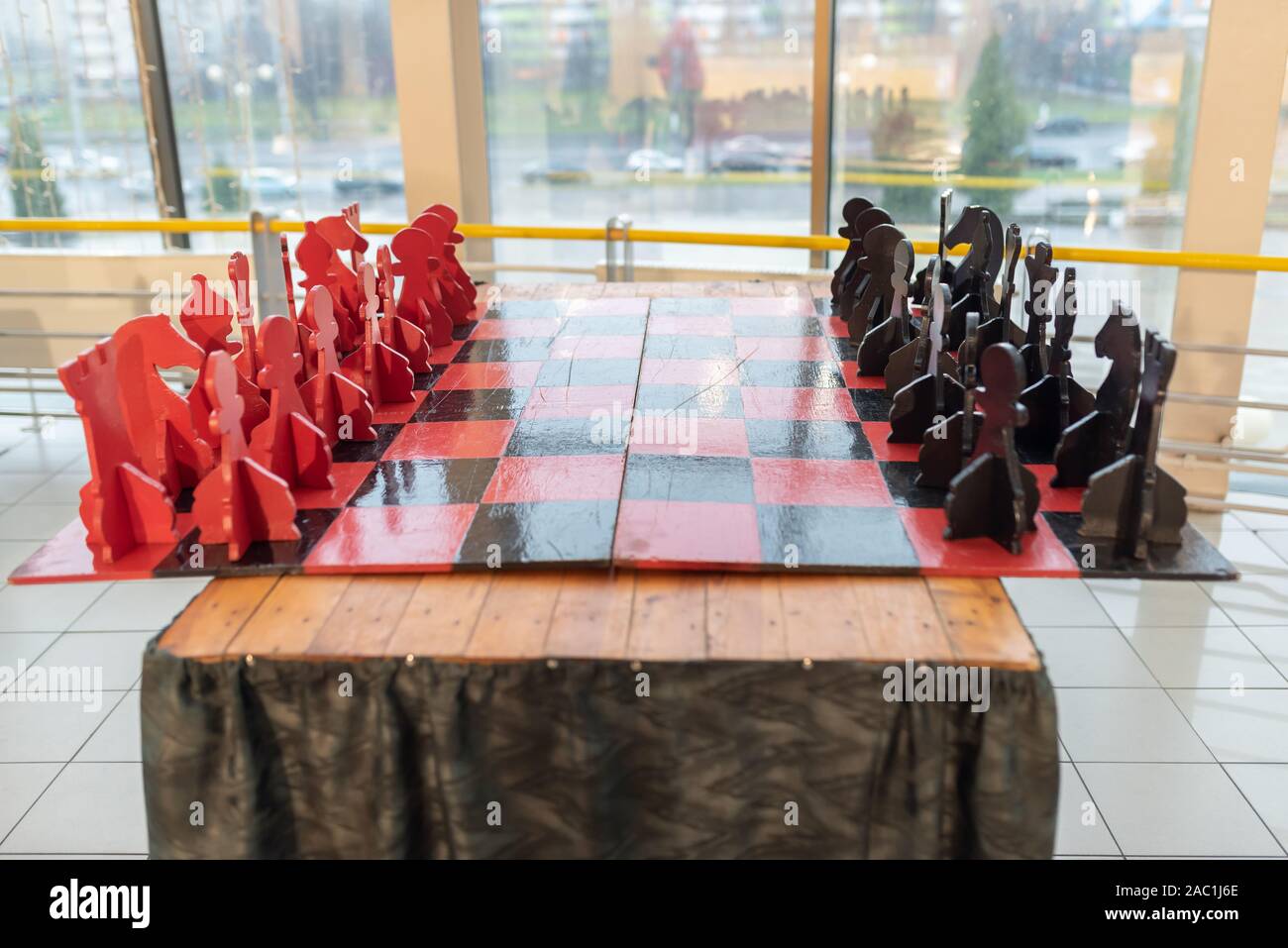 Concrete chess table hi-res stock photography and images - Alamy