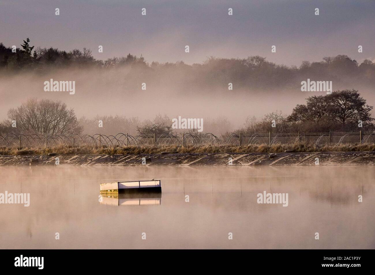 Tuesley Farm, Godalming. 30th November 2019. A cold, frosty and foggy ...
