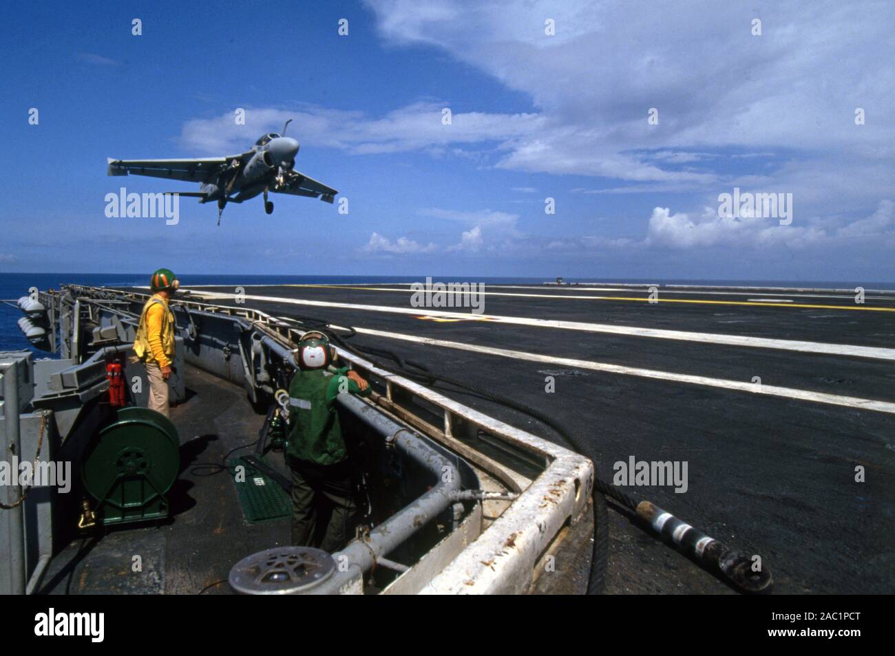 US NAVY / United States Navy Flugzeugträger Kitty-Hawk-Klasse ...