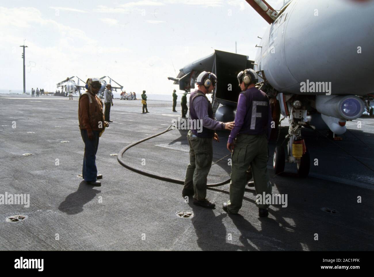 US NAVY / United States Navy Flugzeugträger Kitty-Hawk-Klasse ...