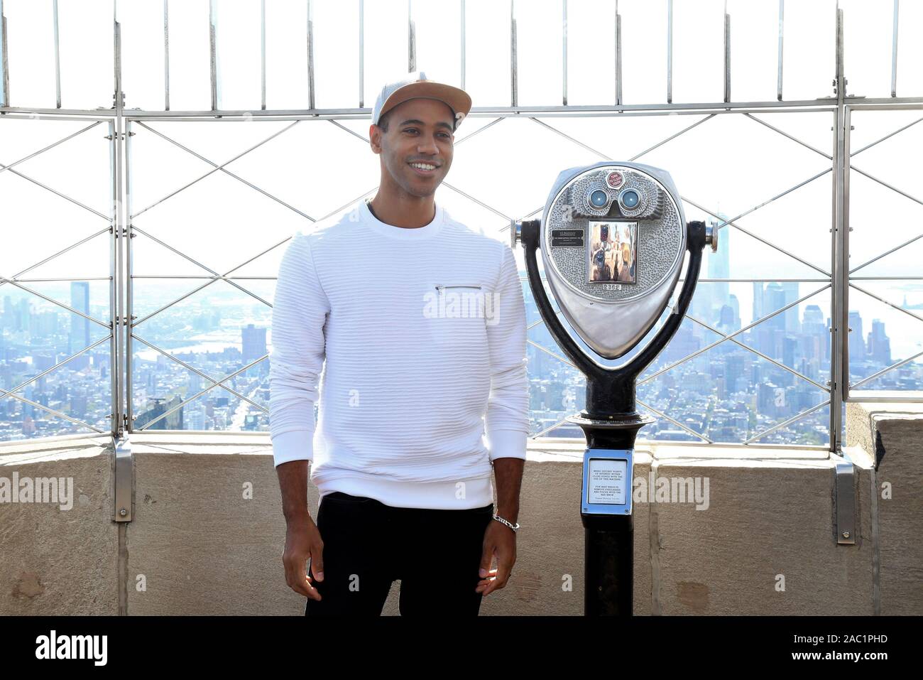 The cast of The Lightning Thief makes an appearance at the Empire State ...