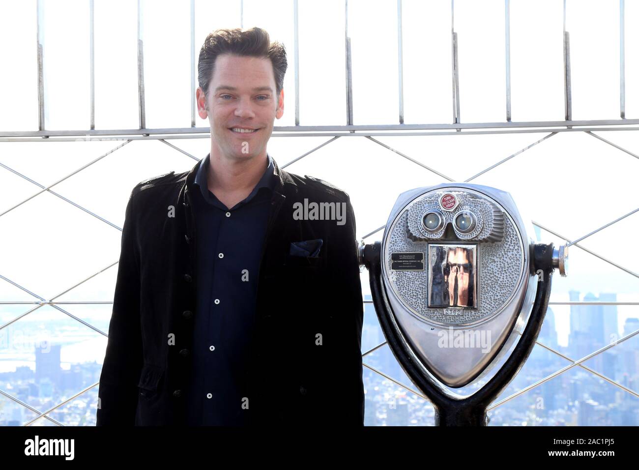 The cast of The Lightning Thief makes an appearance at the Empire State ...