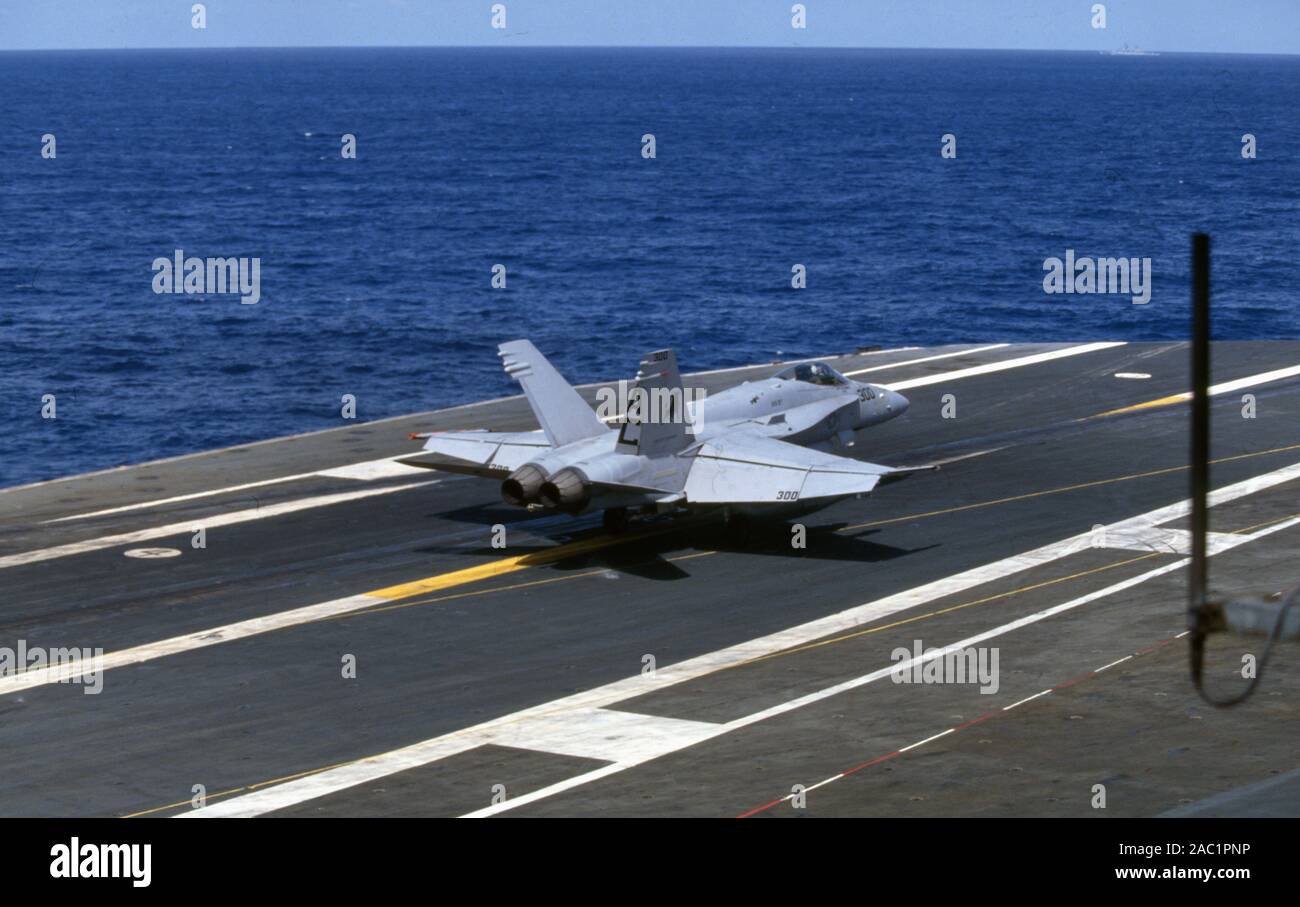 US NAVY / United States Navy Flugzeugträger Kitty-Hawk-Klasse ...