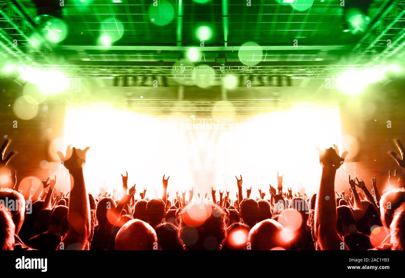 Concert Front View Stage Crowd Stock Photos & Concert Front View Stage ...