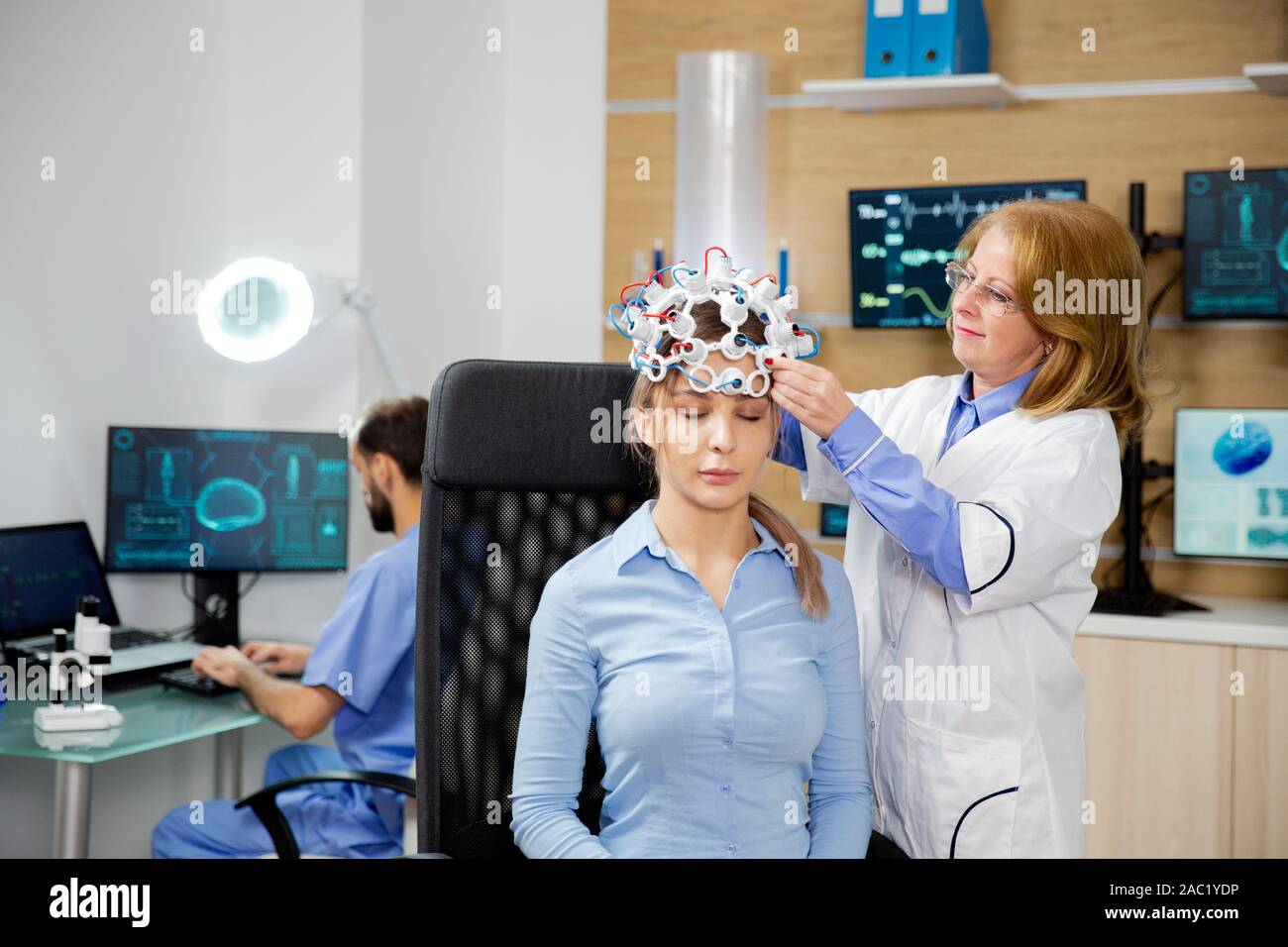 Brain waves on a computer screen hi-res stock photography and images ...