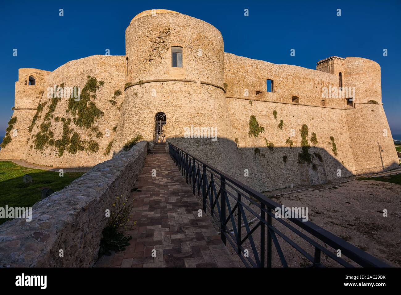 Ancient aragonese tower hi-res stock photography and images - Alamy