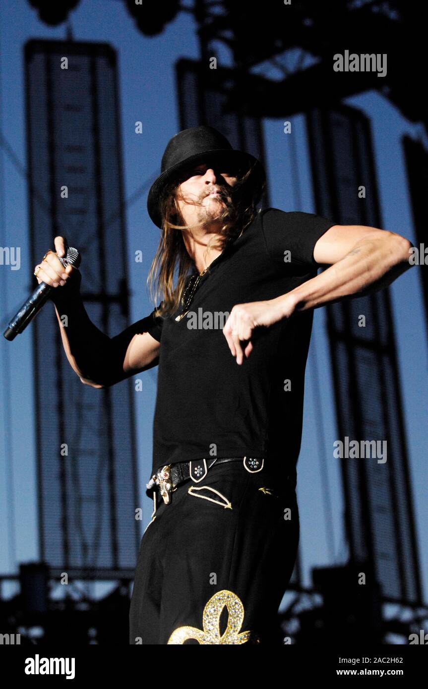 Kid Rock performs at the Stagecoach Festival in Indio Stock Photo - Alamy