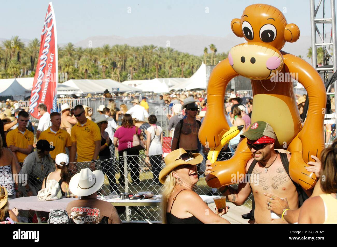 Atmosphere at the 2009 Stagecoach Festival in Indio Stock Photo - Alamy