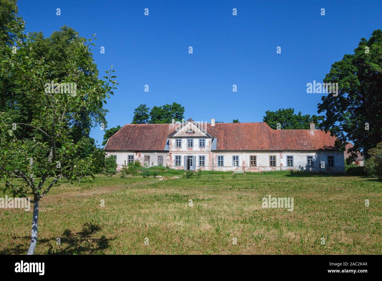 An abandoned manor house hi-res stock photography and images - Alamy