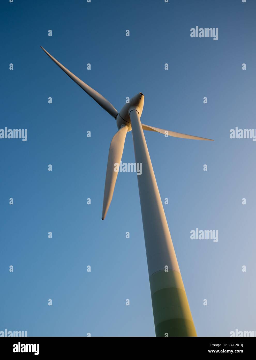 Wheel rotated by the wind to generate electricity Stock Photo - Alamy