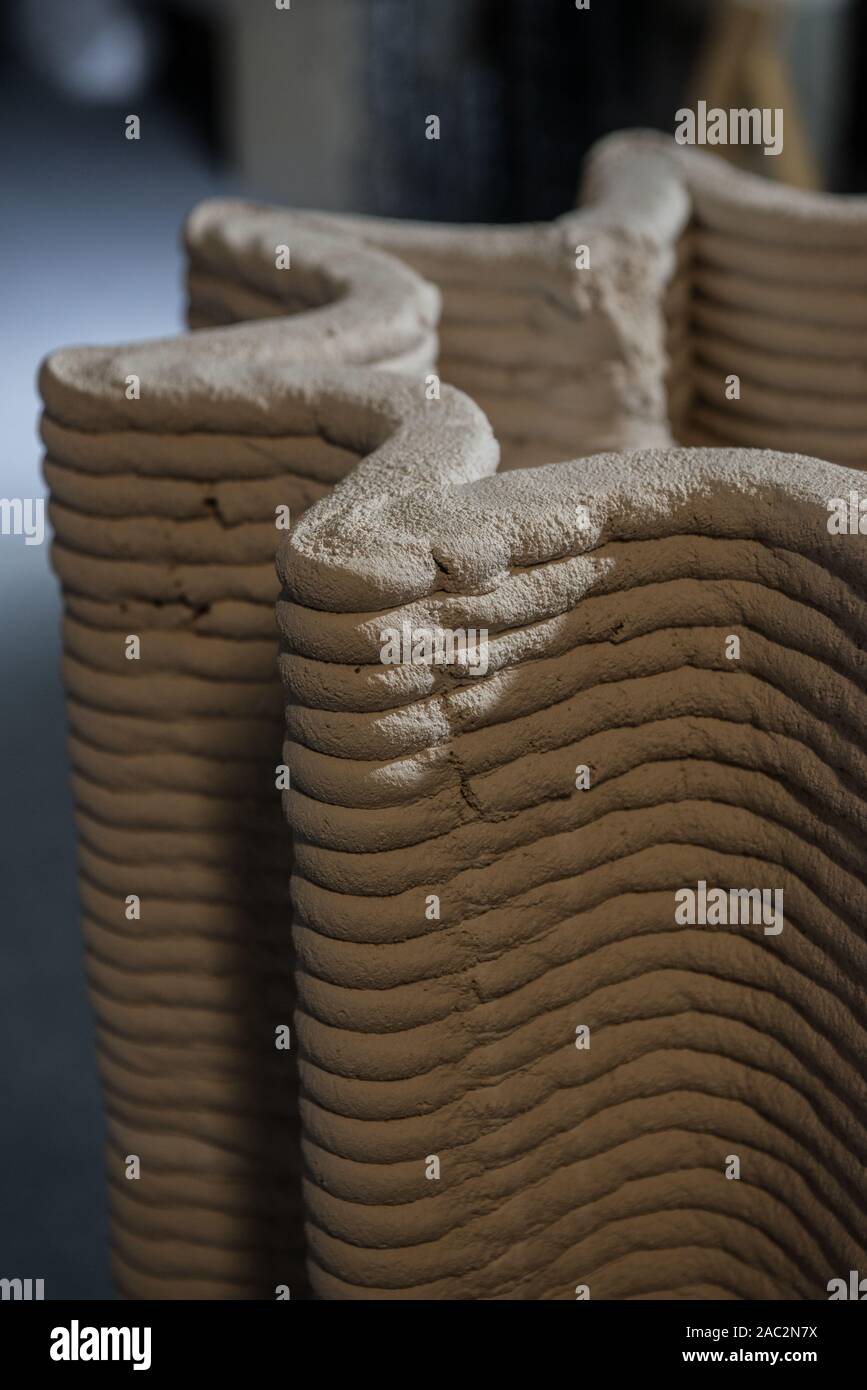 Concrete column 3D printed by robots. Indexlab, digital design and ...