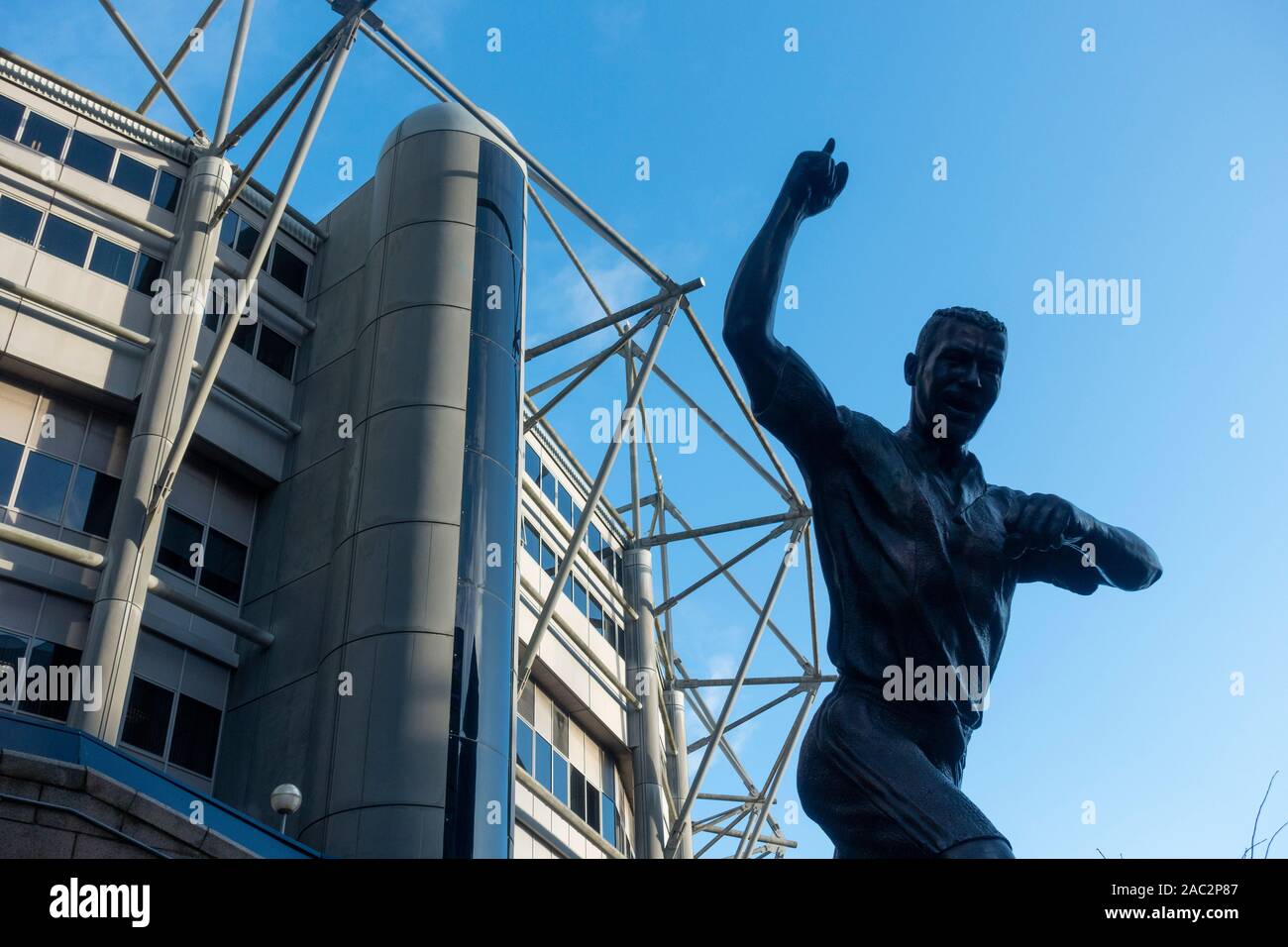 Alan shearer statue sculpture hi-res stock photography and images - Alamy