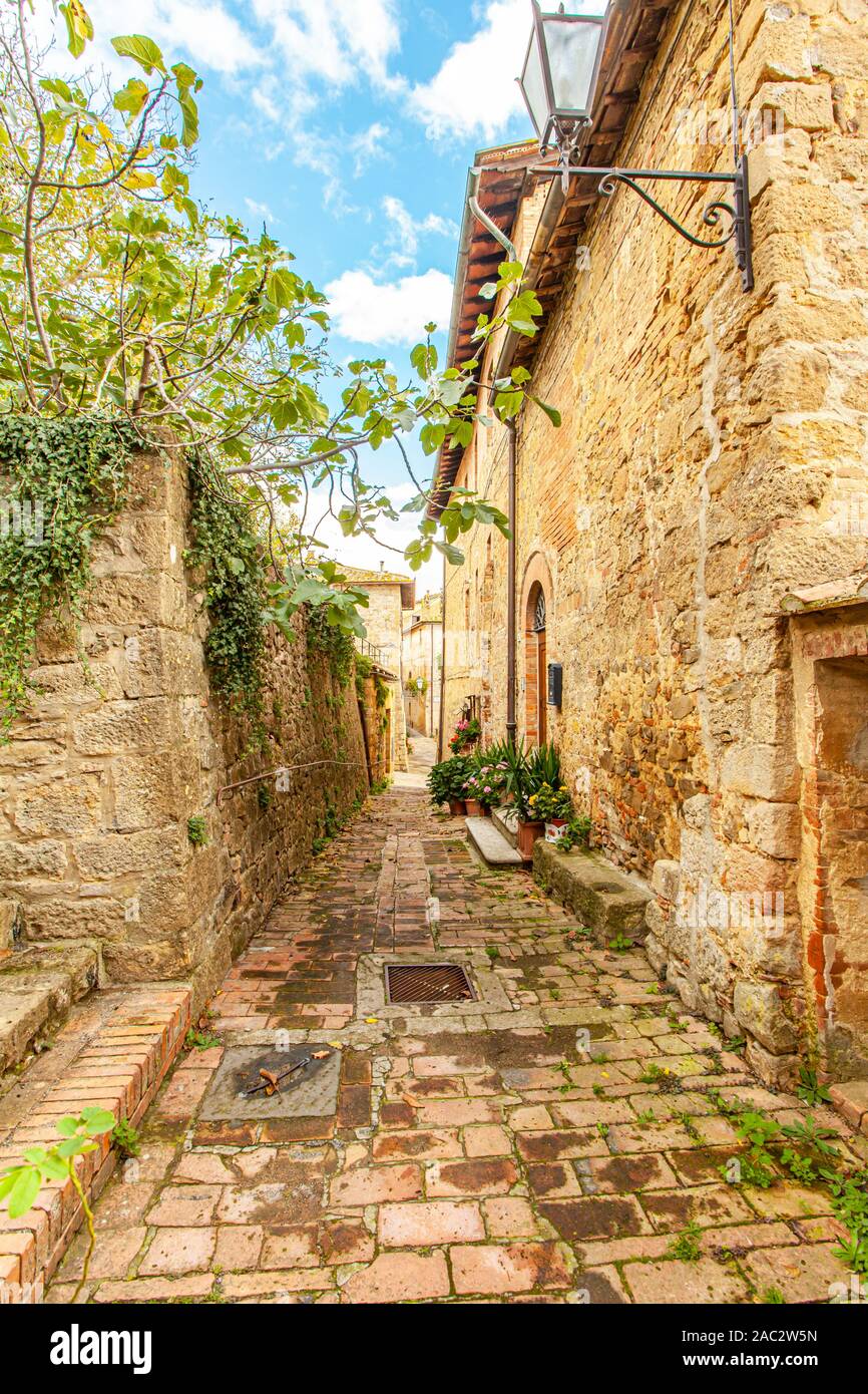 Tuscan Medieval Village Monticchiello Tuscany Italy Picturesque ...