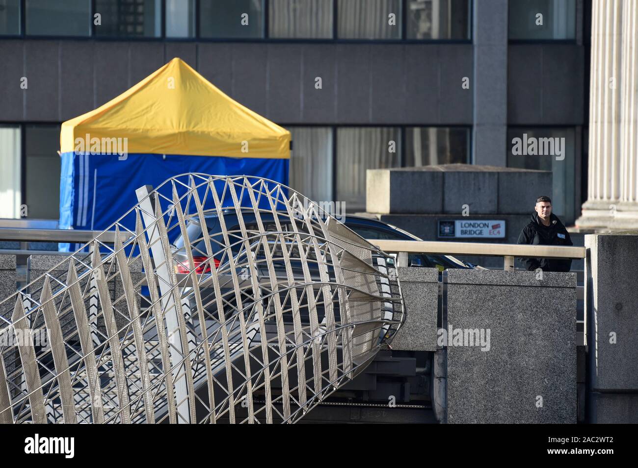 Forensics tent hi-res stock photography and images - Alamy