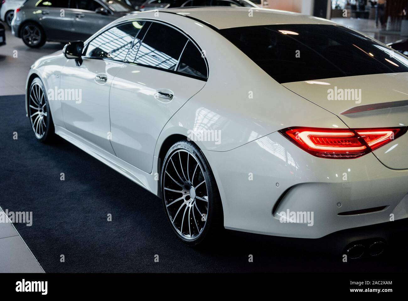 Back luxury car side view hi-res stock photography and images - Alamy