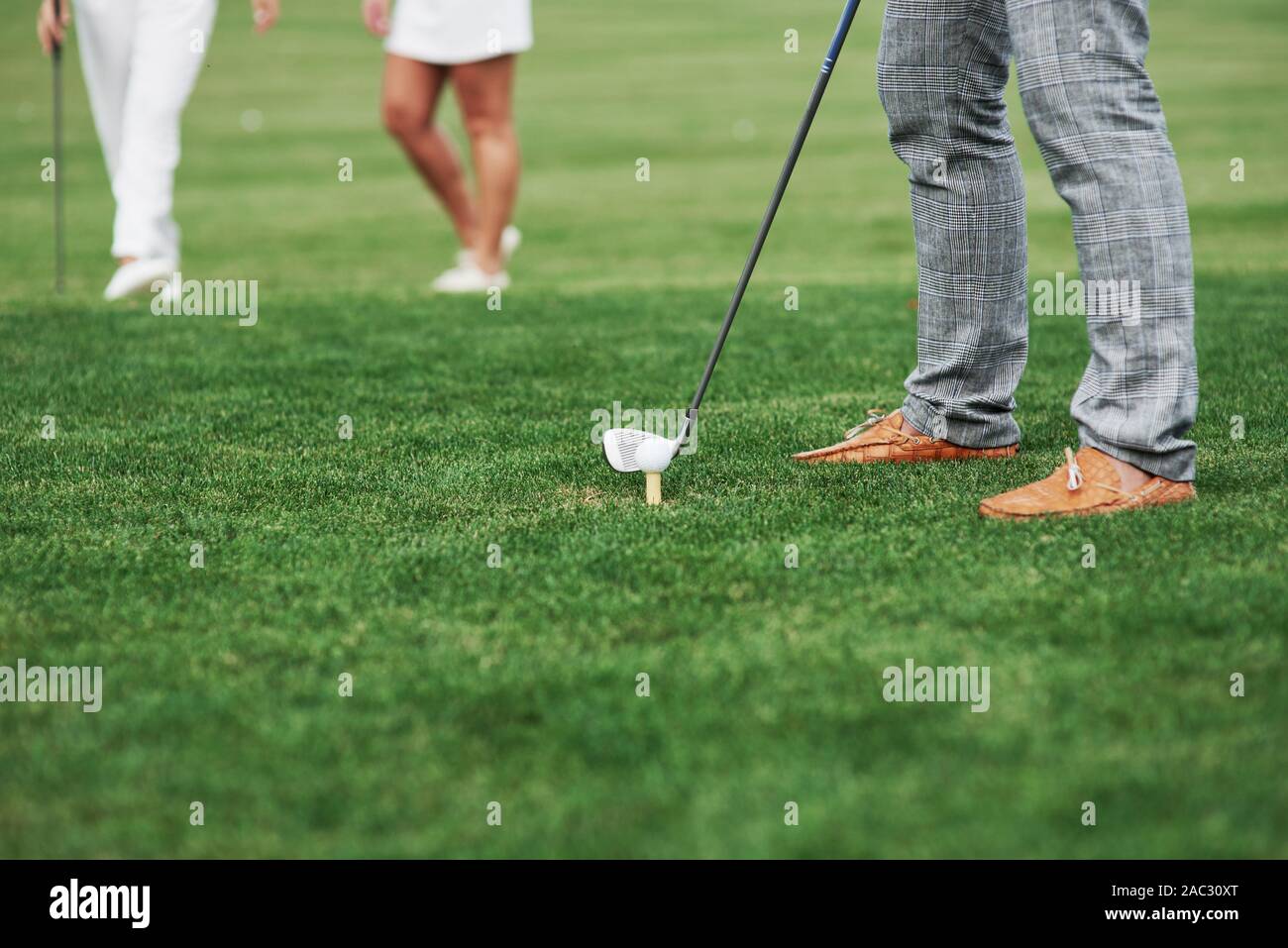Pin up playing golf hi-res stock photography and images - Alamy