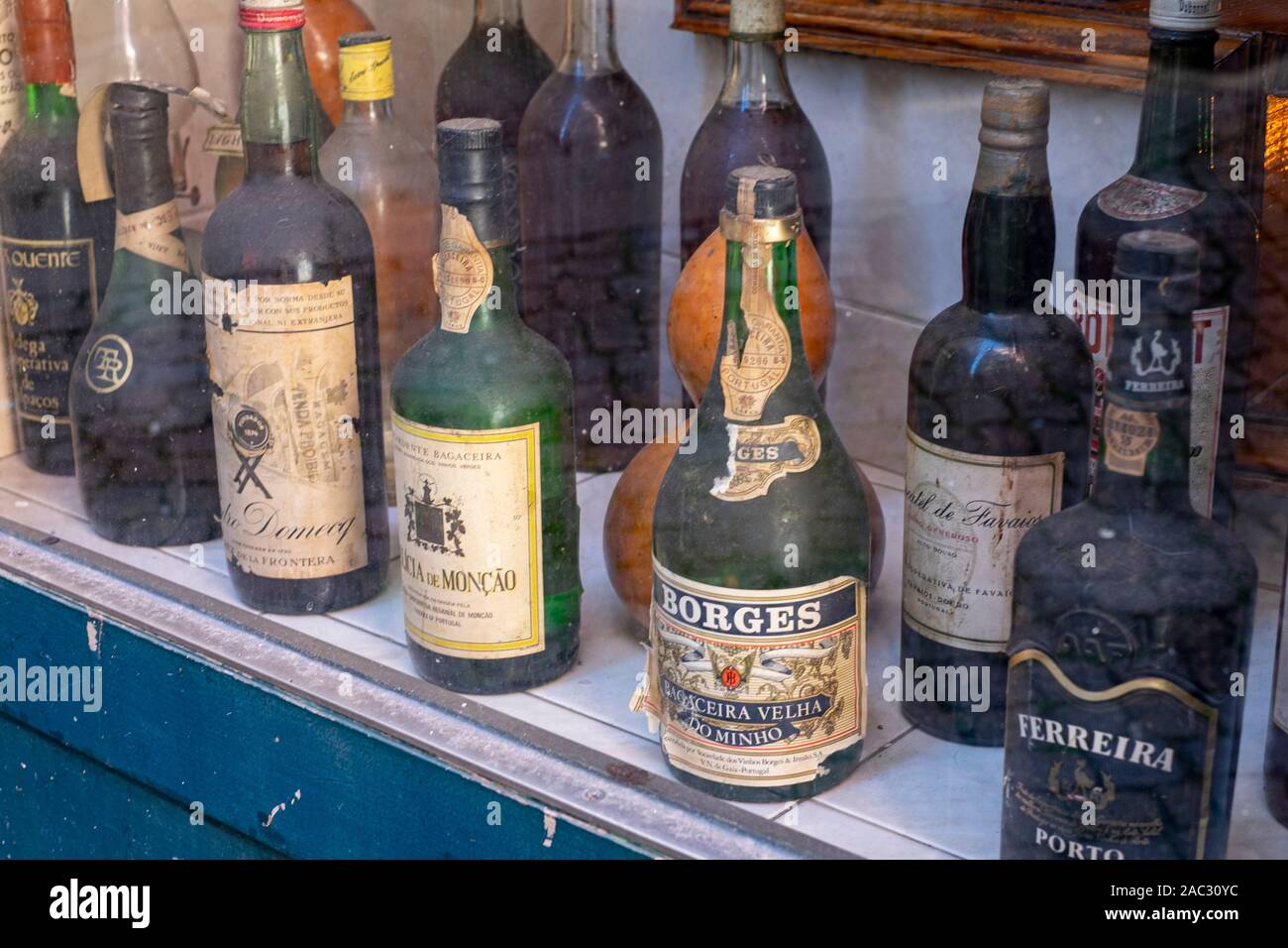 Bottles of port hi-res stock photography and images - Alamy