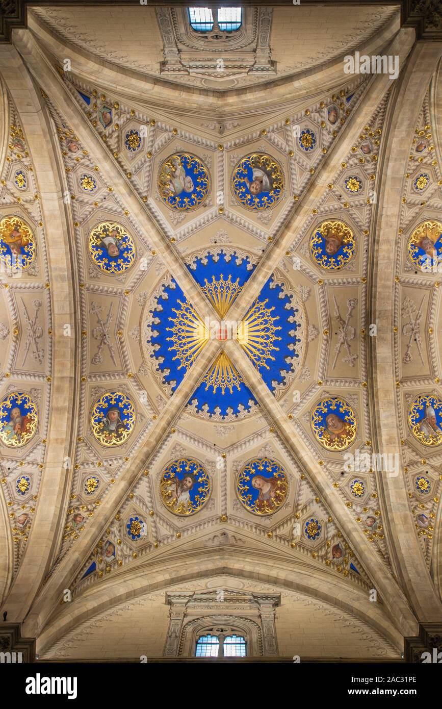 Como cathedral interior hi-res stock photography and images - Alamy