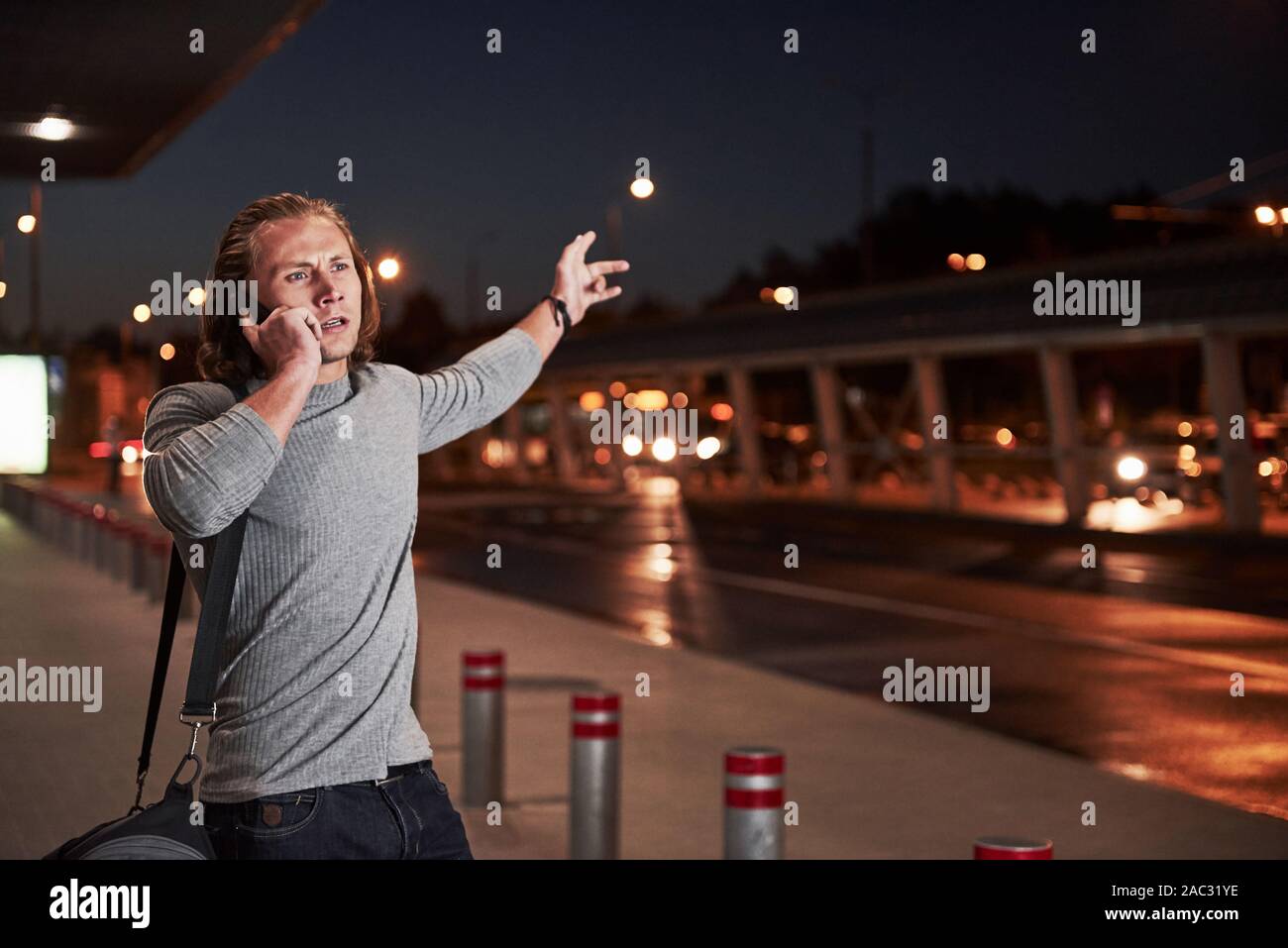 Gestures of assistance hi-res stock photography and images - Alamy