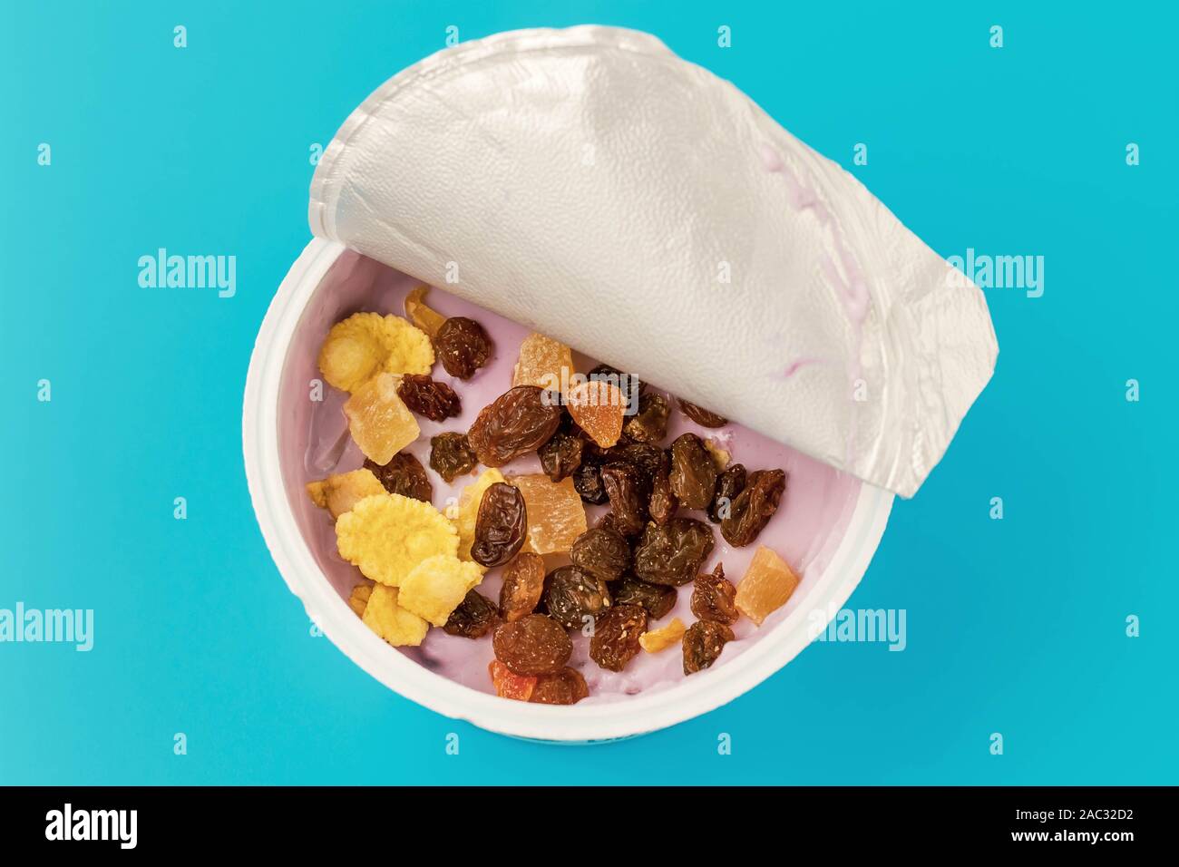 Pink yogurt background hi-res stock photography and images - Alamy