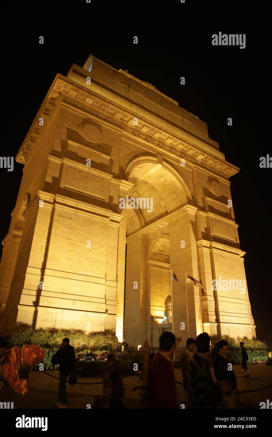 Indian Gate in New Delhi by night Stock Photo - Alamy