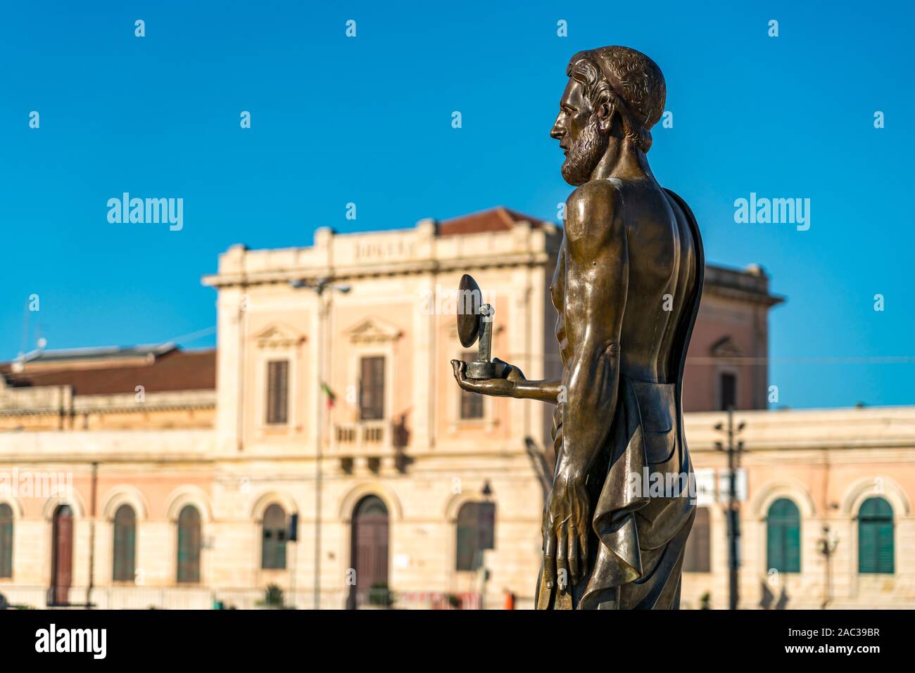 Bronze Archimedes Statue, Syrakus, Sizilien, Italien, Europa | bronze ...