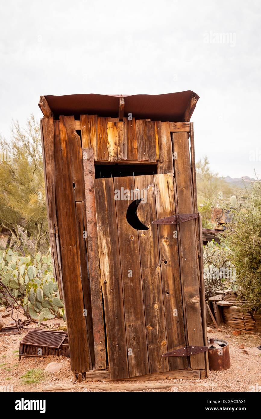 Old wooden outhouse hi-res stock photography and images - Alamy