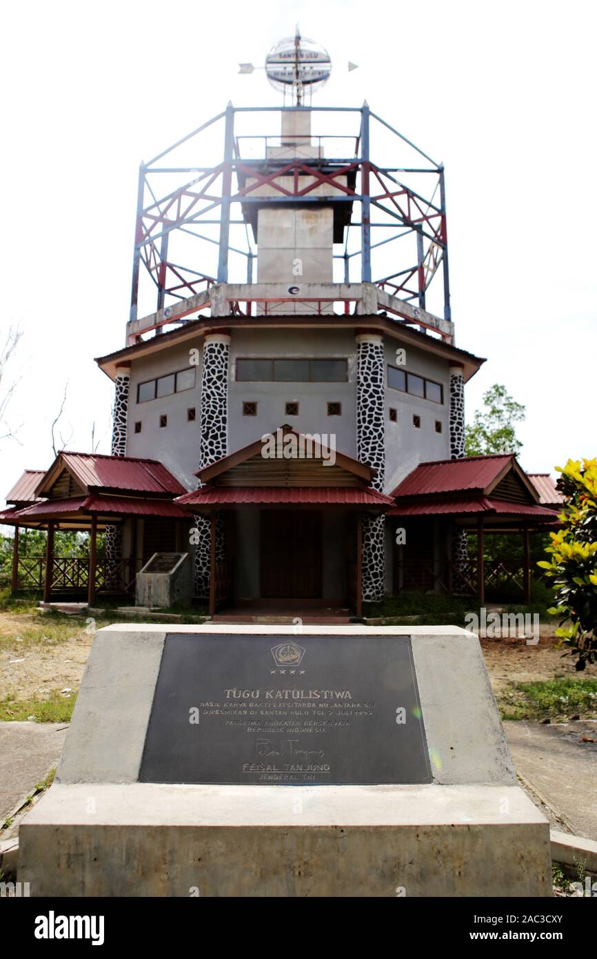 Monument Tugu Katulistiwa/Equator Statue, at Santan Hulu,Samarinda ...