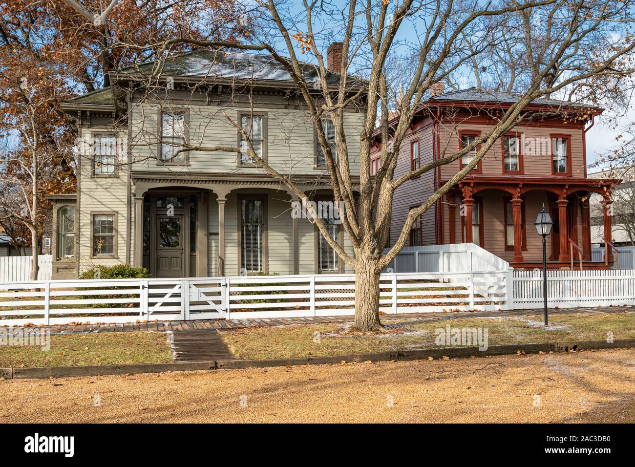 Lyon house left hi-res stock photography and images - Alamy