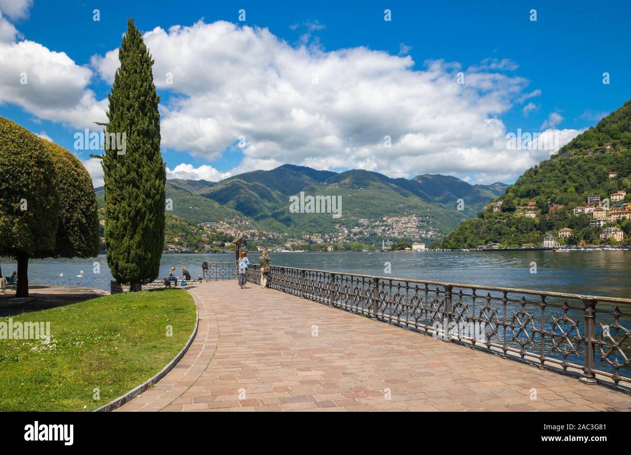 Como - The promenade and lake Como Stock Photo - Alamy