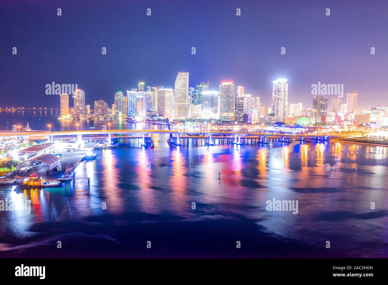 Macarthur causeway bridge at night hi-res stock photography and images ...