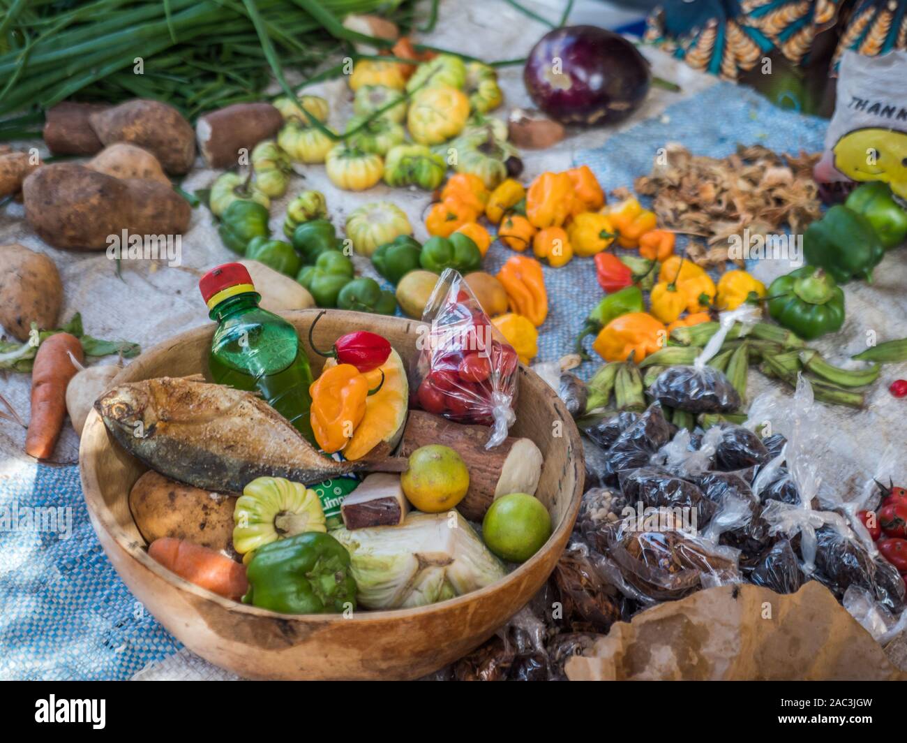 Women eating together senegal hi-res stock photography and images - Alamy