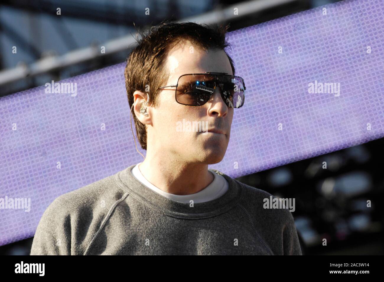 Weezer 2009 hi-res stock photography and images - Alamy