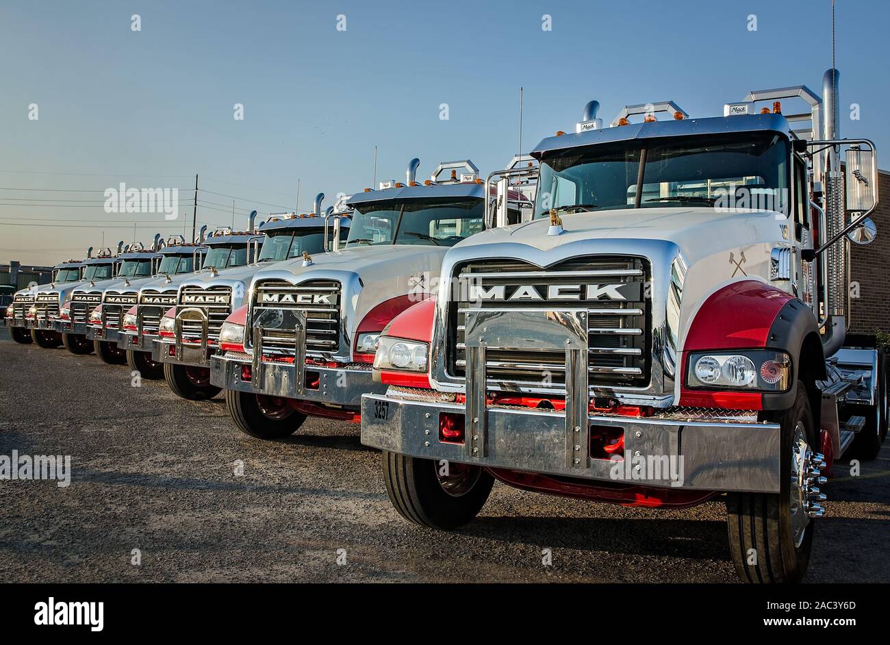 Truck grills hi-res stock photography and images - Alamy