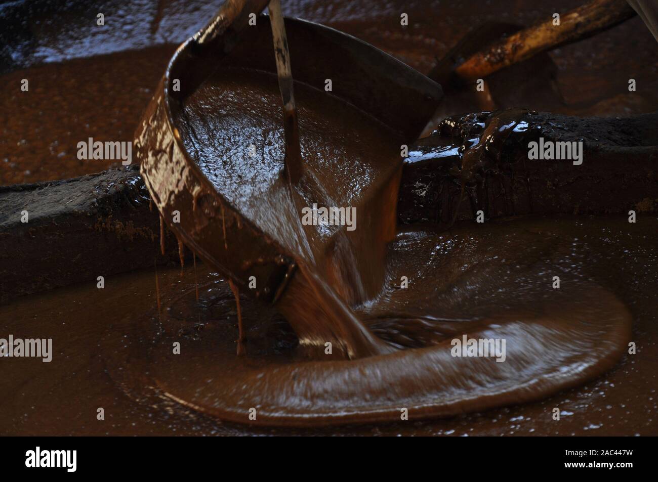Peshawar, Pakistan. 30th Nov, 2019. View of making traditional sweet ...