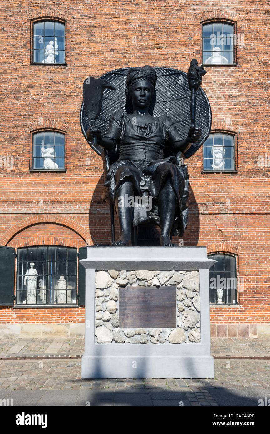 Queen mary sculpture copenhagen hi-res stock photography and images - Alamy